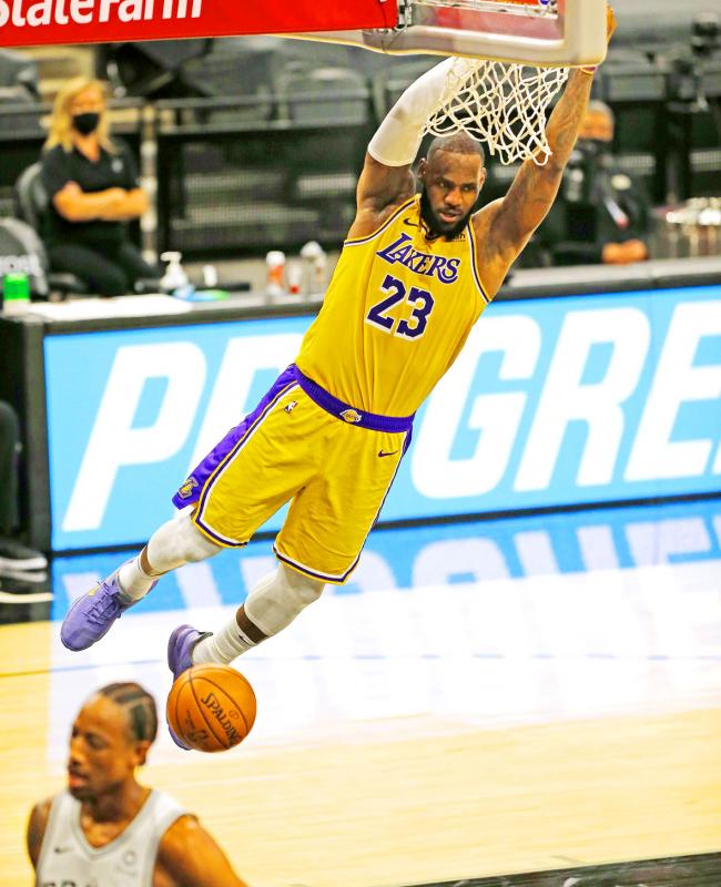 Hammon makes history as Pop ejected - Taipei Times