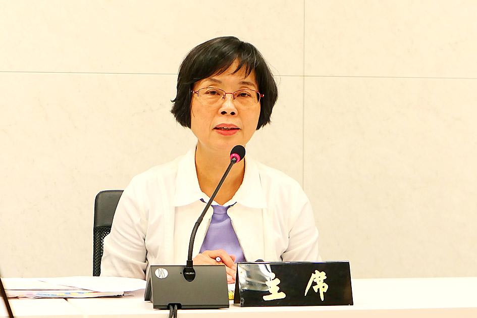 Revenue from taxes drops 1.6 percent year-on-year - Taipei Times