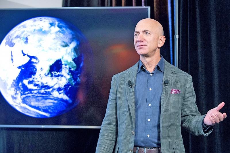 Jeff Bezos to step down as Amazon chief executive - Taipei Times