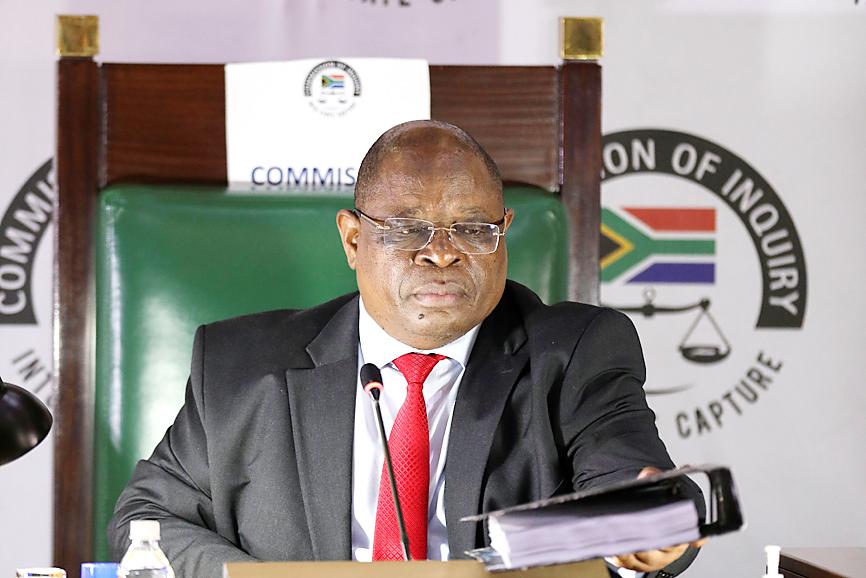 Zuma defies court order, faces contempt charge - Taipei Times