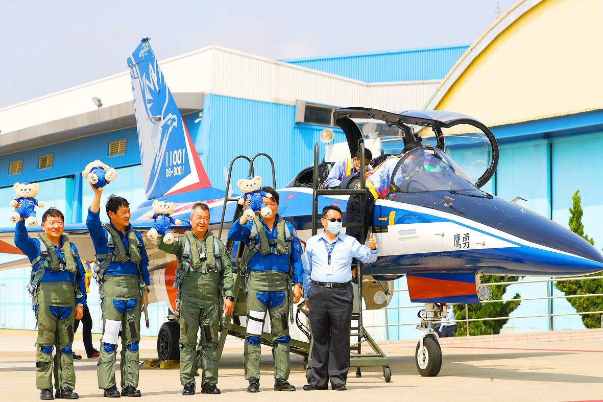 Internal flight tests of jet trainers complete: AIDC - Taipei Times