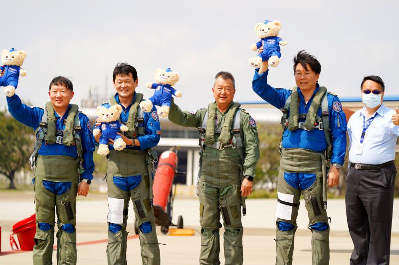 Taiwan’s ‘Brave Eagle’ advanced jet trainer passes latest tests with ...