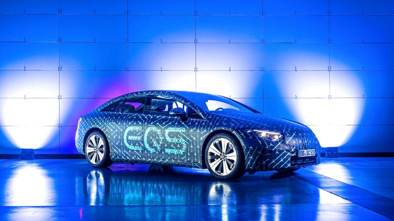 Mercedes enters new era with S-Class going electric - Taipei Times