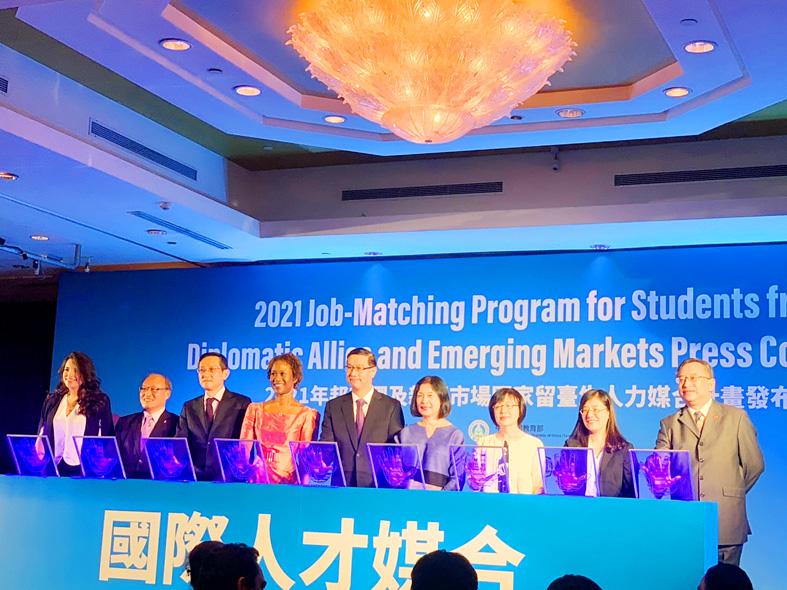 Taipei job fair aims to match students from allies to firms - Taipei Times