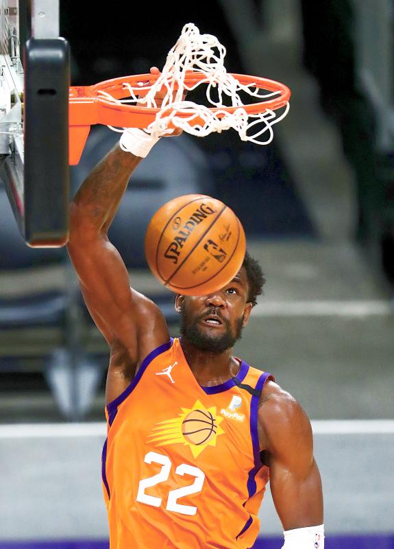 Suns stay in hunt for top record with win over NY - Taipei Times
