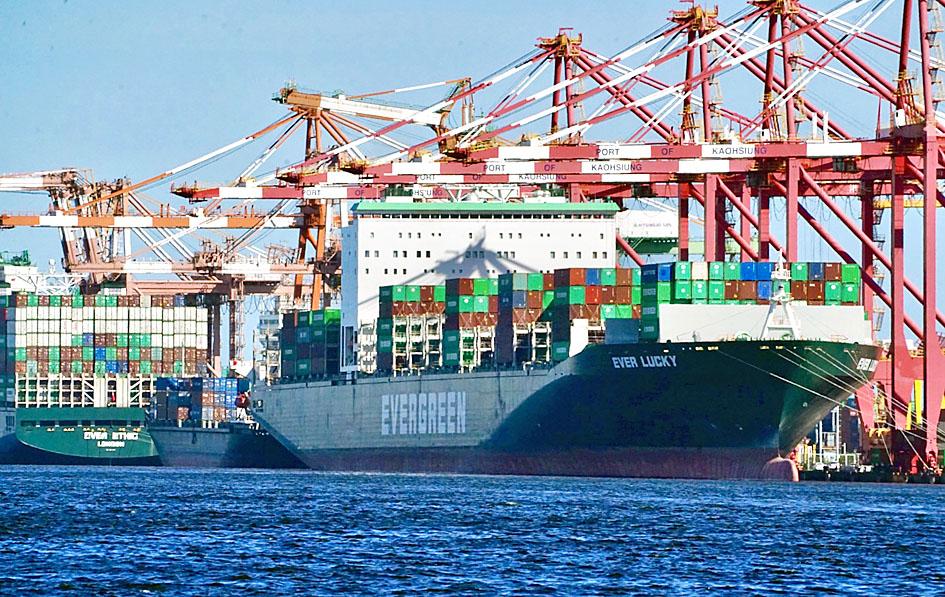 Evergreen’s net profit jumps on rising freight rates - Taipei Times