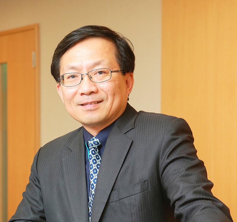 Most businesses find outbreak ‘manageable’ - Taipei Times