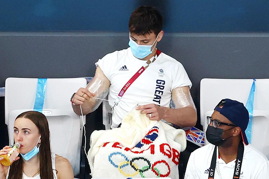 Tokyo 2020: Tom Daley touts benefits of knitting between dives - Taipei ...