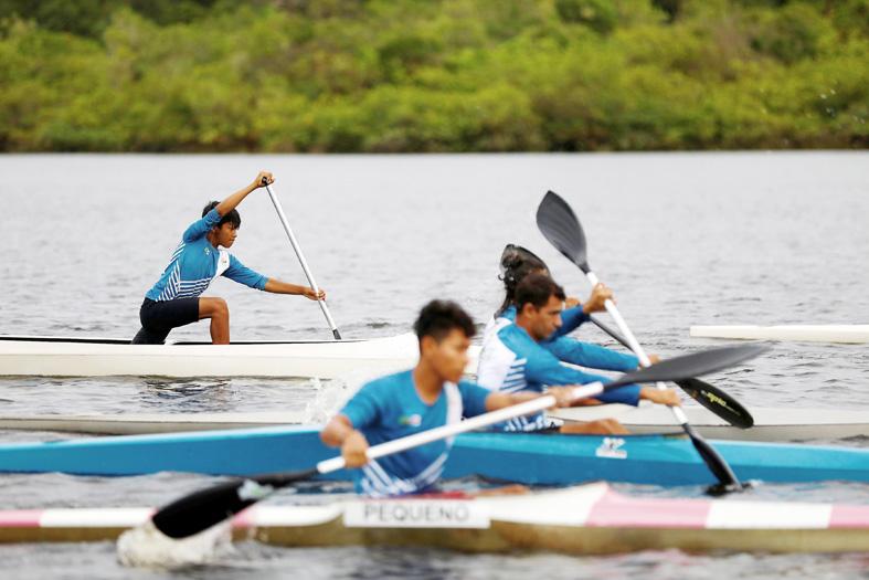 Brazil’s Aboriginal canoers eye glory at Olympic Games - Taipei Times