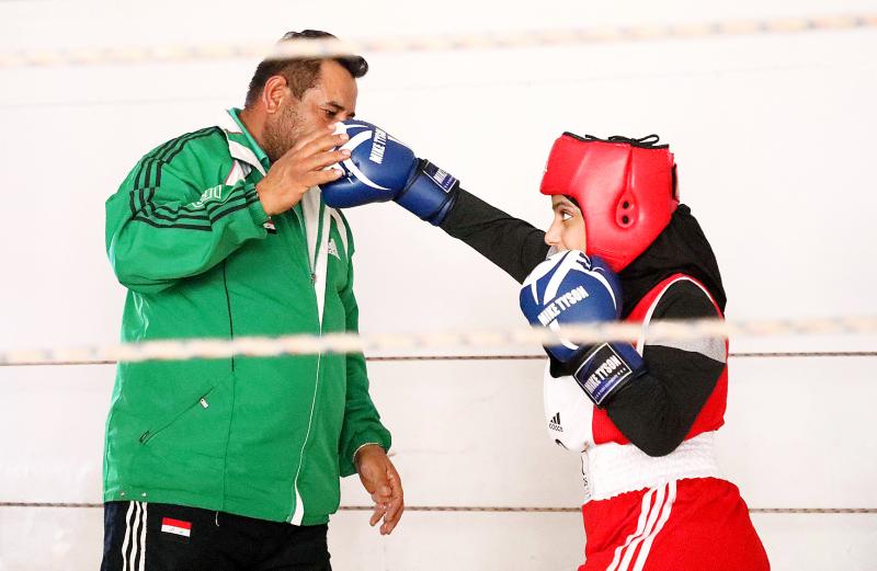 Iraqi female boxers aim sucker punch at gender taboos - Taipei Times