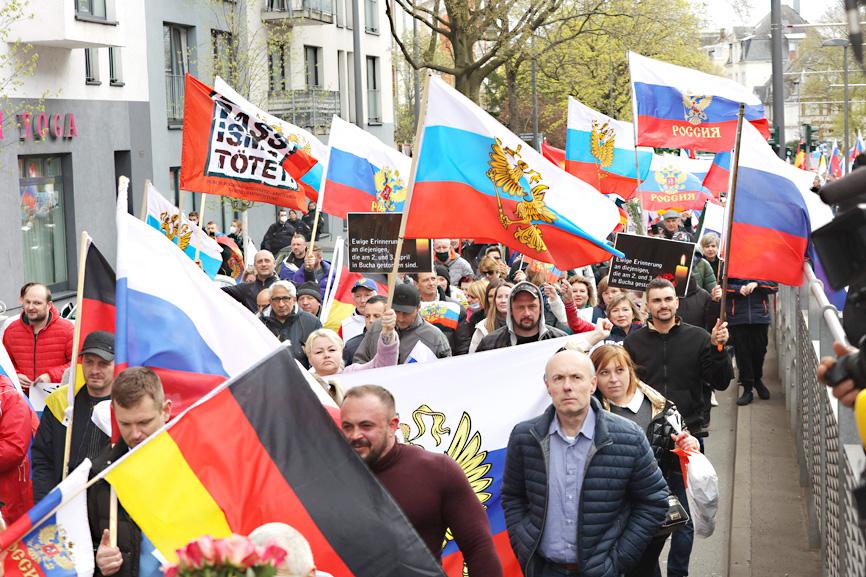 Pro-Russian vehicle rallies spark outrage in Germany - Taipei Times