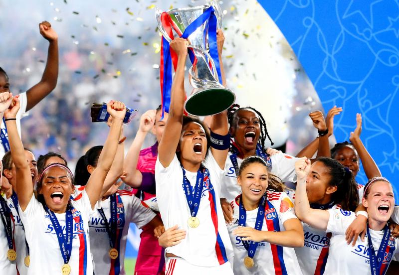 Lyon stun Barca to retake trophy - Taipei Times