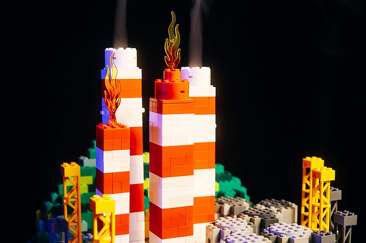 Art confronts the polymer age - Taipei Times