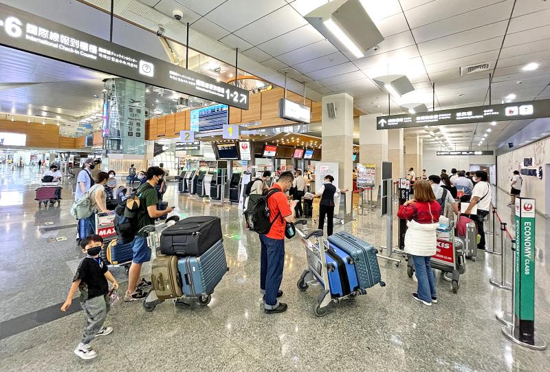 ‘One person’ rule remains: CECC - Taipei Times