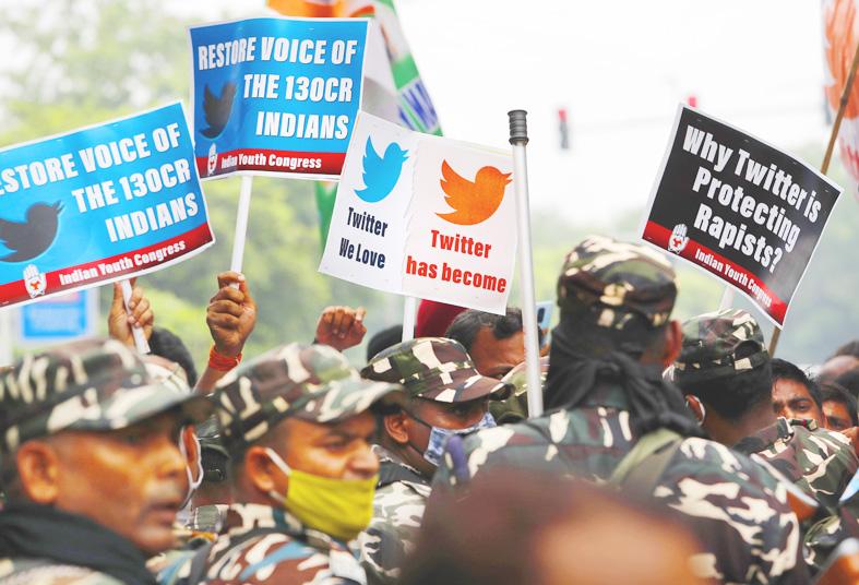 Twitter challenges Indian content orders - Taipei Times