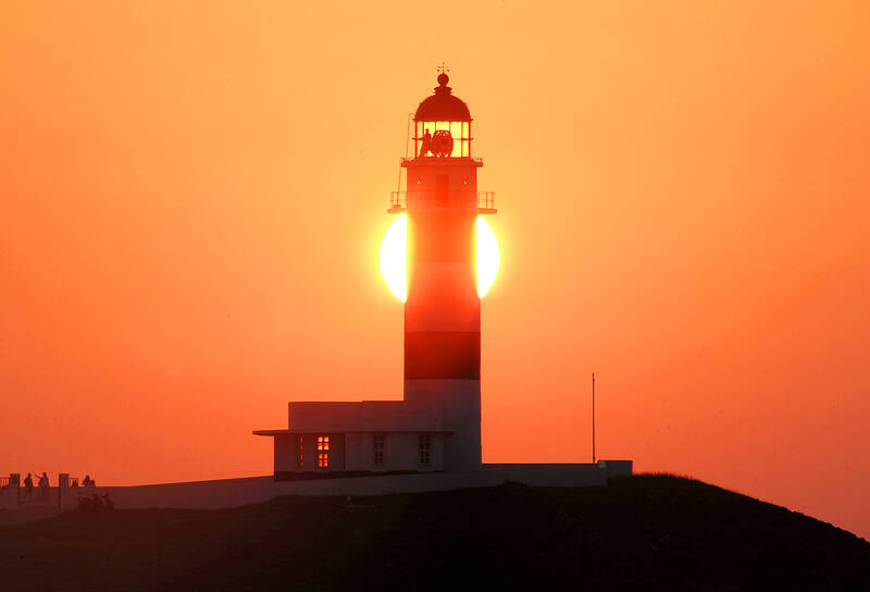 Shine some light - Taipei Times