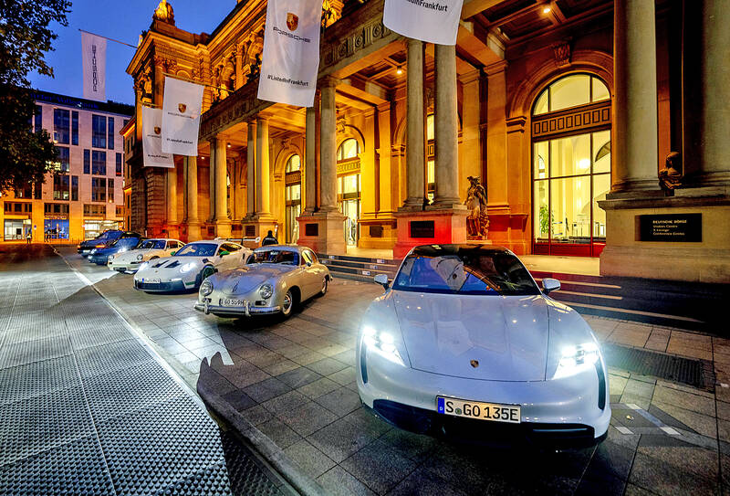 Porsche shares eke out gain in landmark IPO - Taipei Times