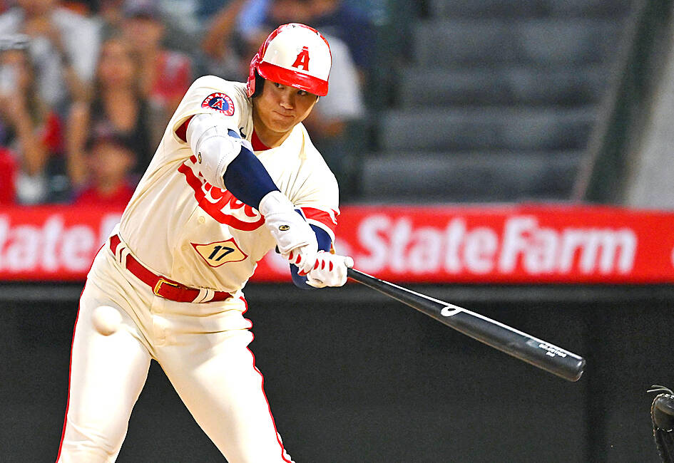 Ohtani takes no-hitter into eighth in Angels victory - Taipei Times