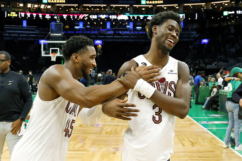 LeVert, Mitchell score 41 each as Cavs top Celtics - Taipei Times