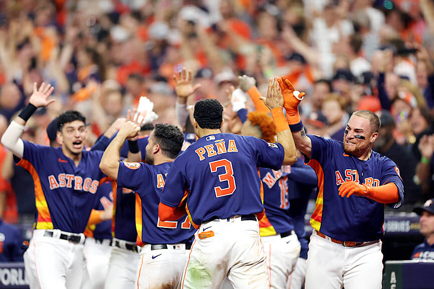 Astros win second World Series crown - Taipei Times