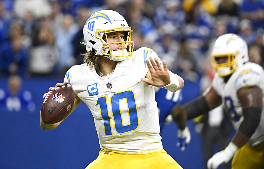 Chargers beat Colts to gain NFL playoff berth - Taipei Times