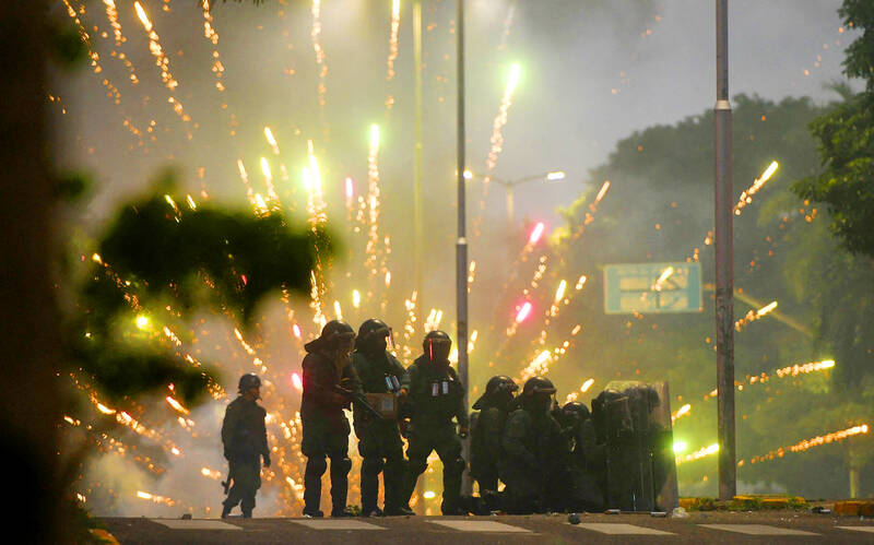 Bolivian police detain opposition leader Camacho - Taipei Times