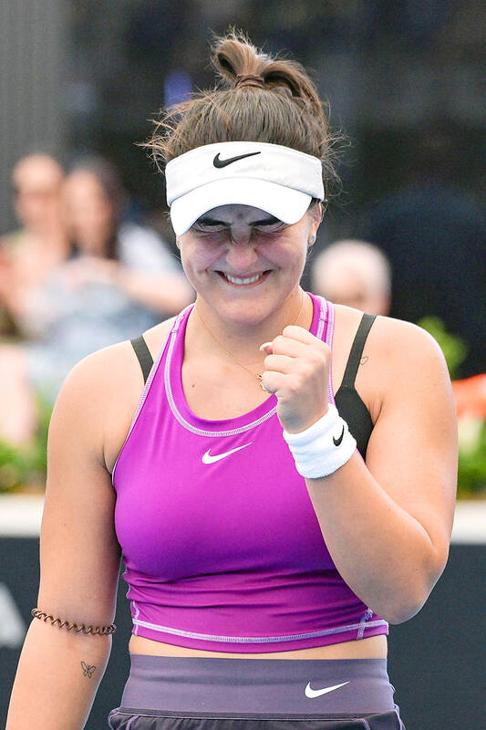 Andreescu comes back from the brink in Adelaide - Taipei Times