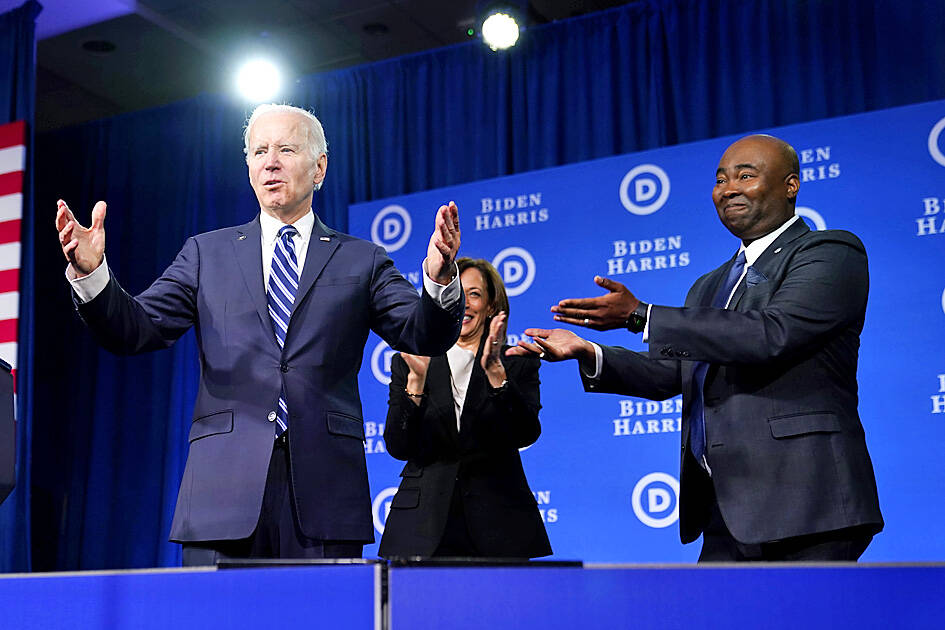 Democrats replace Iowa as 1st primary - Taipei Times