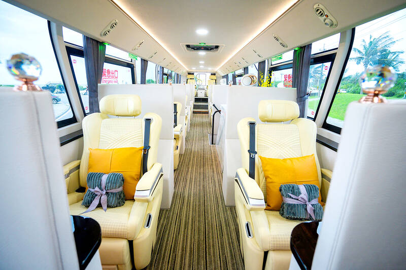 Volvo and local partners set sights on luxury bus business - Taipei Times