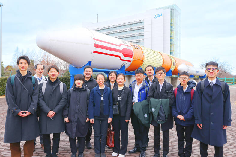 Student’s question tested by Japanese astronaut at ISS - Taipei Times