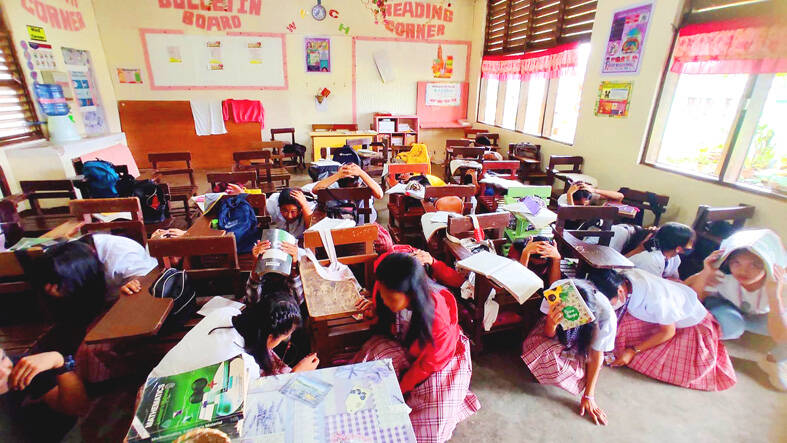 Magnitude 6.0 earthquakes rocks Philippine south - Taipei Times