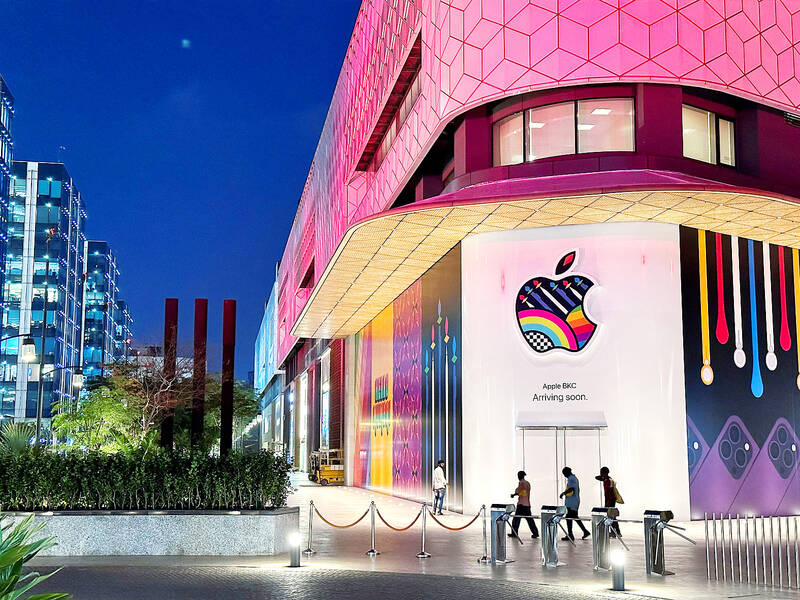 Apple says ‘Hello Mumbai’ at first India store launch - Taipei Times