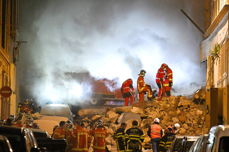 Marseille building collapse injures 5, search continues - Taipei Times
