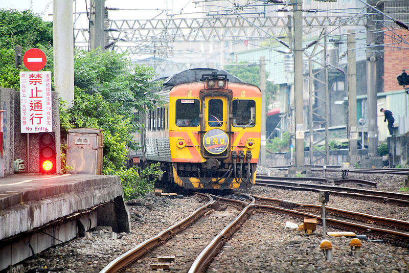 Last train to Shulin - Taipei Times