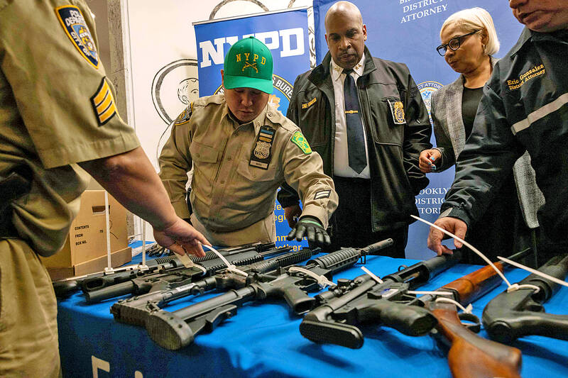 NY buyback program nets 3,000 firearms - Taipei Times