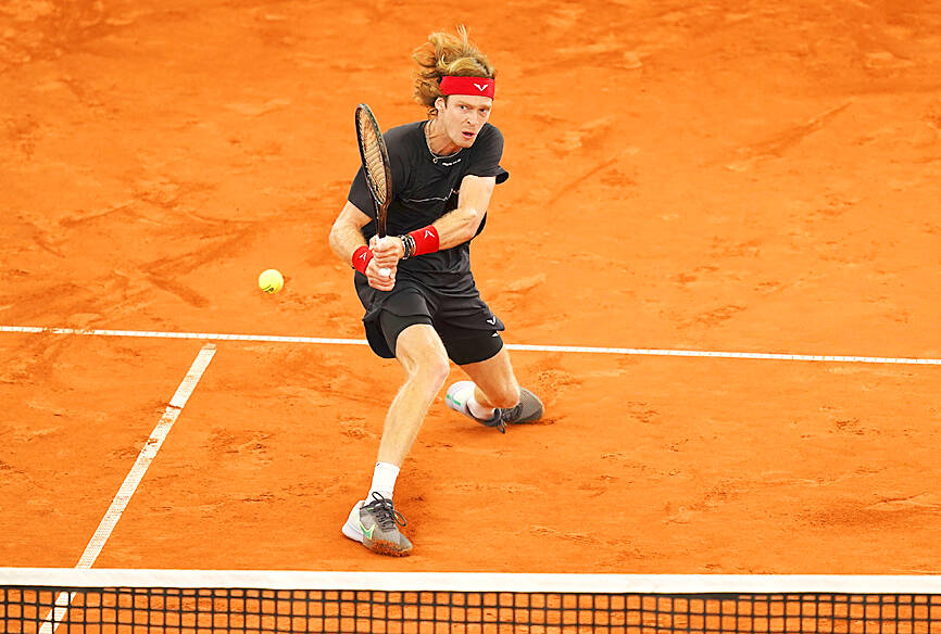 Andrey Rublev saves three match points to advance - Taipei Times