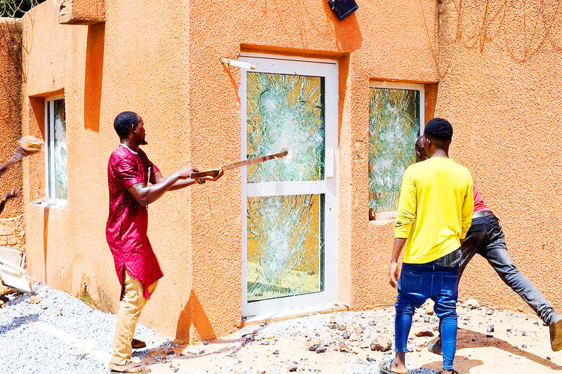 Niger junta has a week to cede power: ECOWAS - Taipei Times