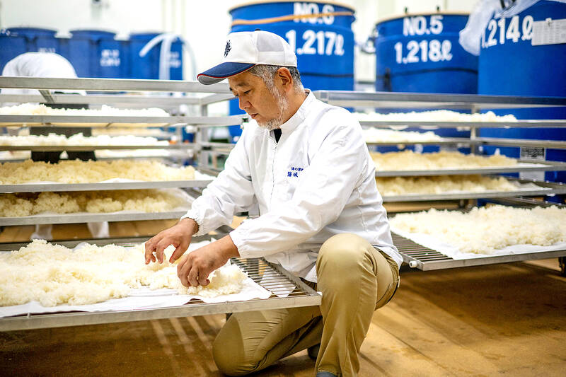 Fukushima sake brewer warms fishing community - Taipei Times