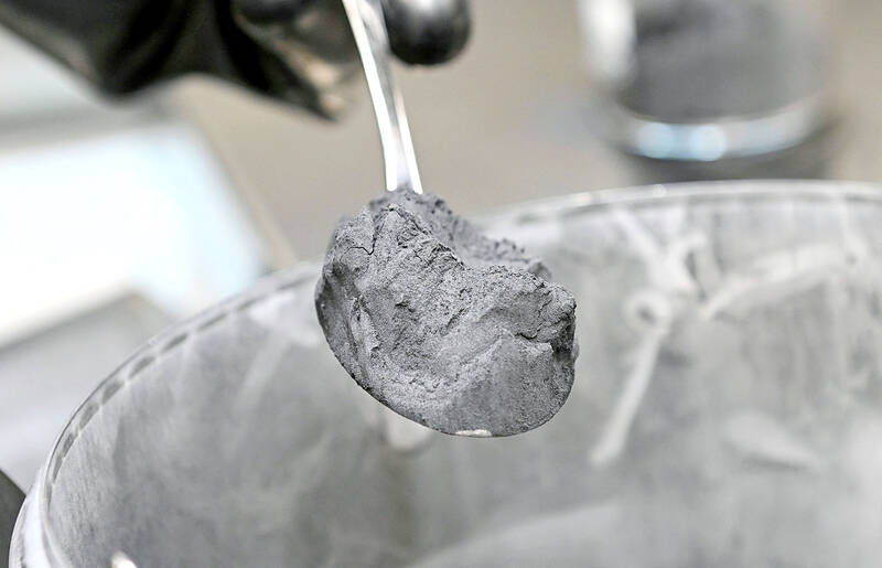 China tightens export controls for some graphite - Taipei Times