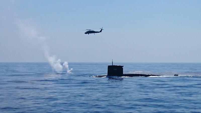 Search expands for missing submarine crew - Taipei Times