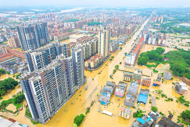 South China storm kills four, forces evacuations - Taipei Times