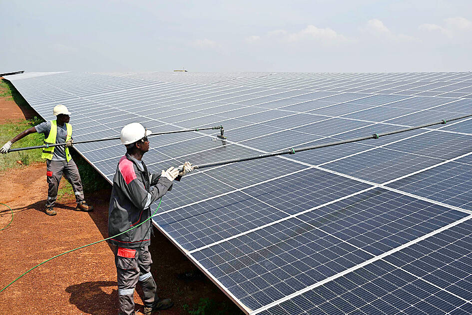 Solar investment outstrips other power, IEA says - Taipei Times