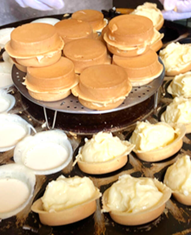 BOOKMAN BILINGUAL 雙語書林: The Story of Taiwan Wheel Cakes 車輪餅的故事 - Taipei ...