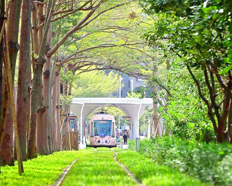 Ministry plans bigger fines for MRT trespassers - Taipei Times