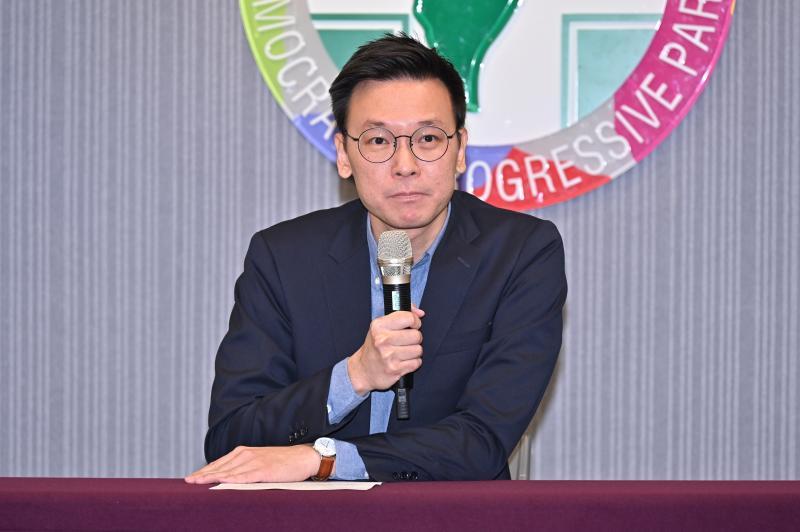 Taiwan officials visit US for quiet talks with Trump's circle - Taipei ...